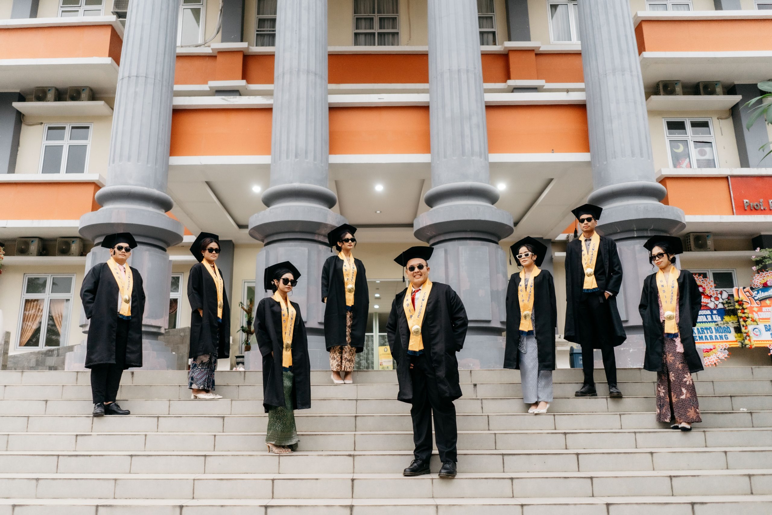 Graduation - Rachel & Friends - Storykuphoto - Jasa Foto Wisuda